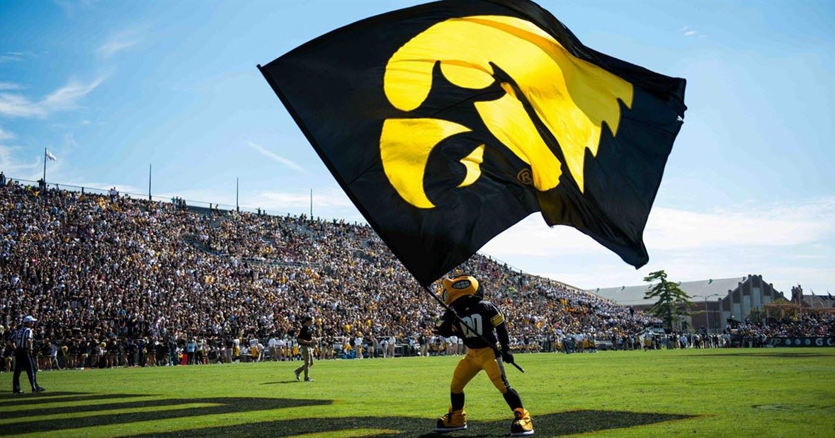 Iowa brings back "Tigerhawk" logo at Kinnick Stadium