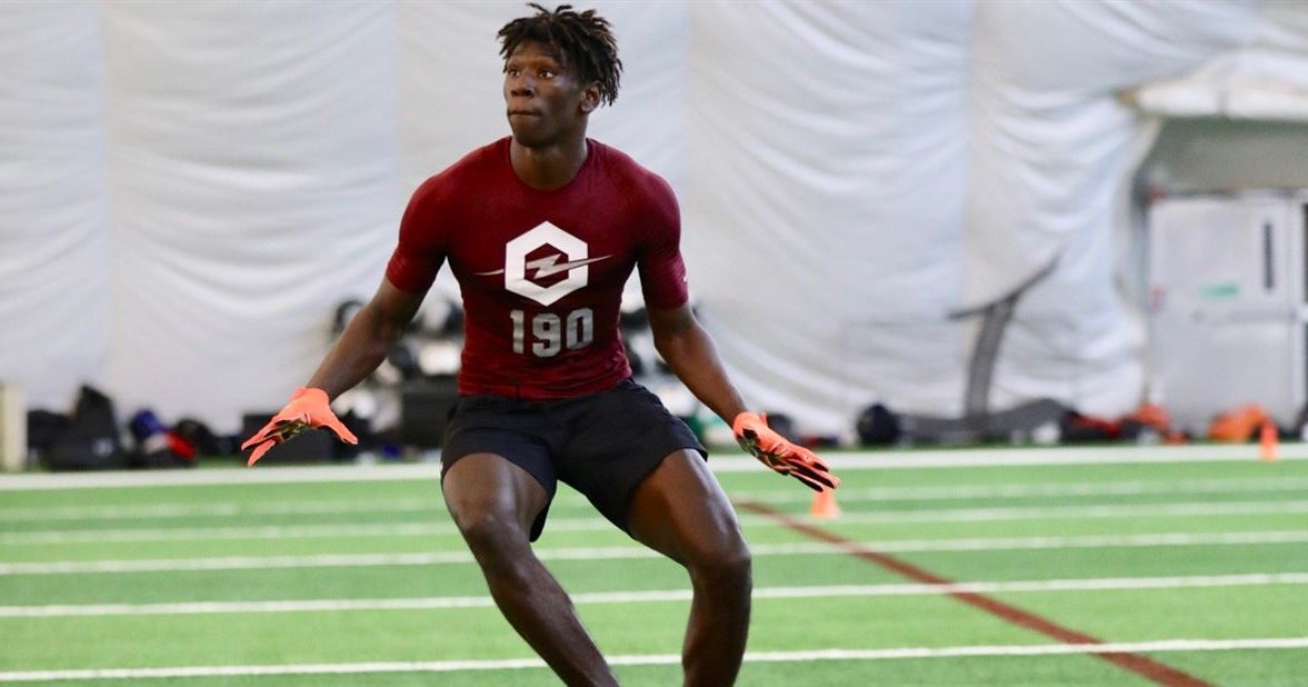 No. 1 WR Agiye Hall sees fit with Alabama