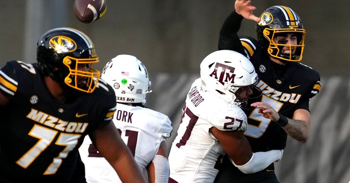 Report Card: The defense played well, the offense played poorly in ...