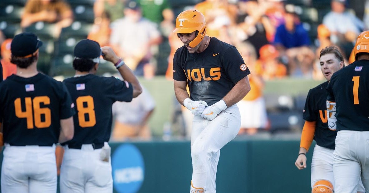 No. 2 Tennessee knocks off No. 1 Clemson in 14 innings