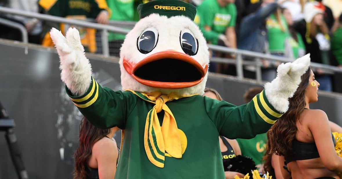 Mascots engage in Twitter war ahead of Oregon-Washington