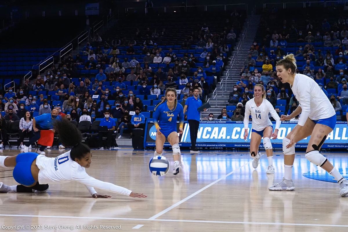 Photos: Women's Volleyball advances to Sweet 16