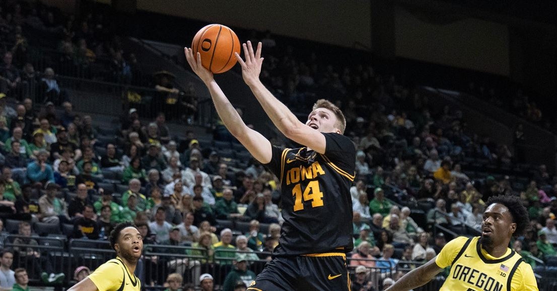 Iowa Basketball: Hawkeyes and Stirtz Keep Rolling, Down Oregon 84-66