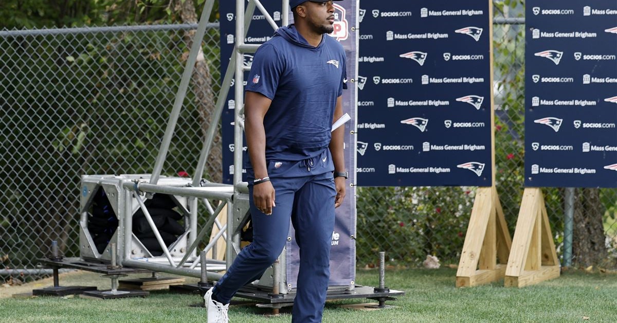 WR coach Ross Douglas looking to bring offensive success at Syracuse to ...