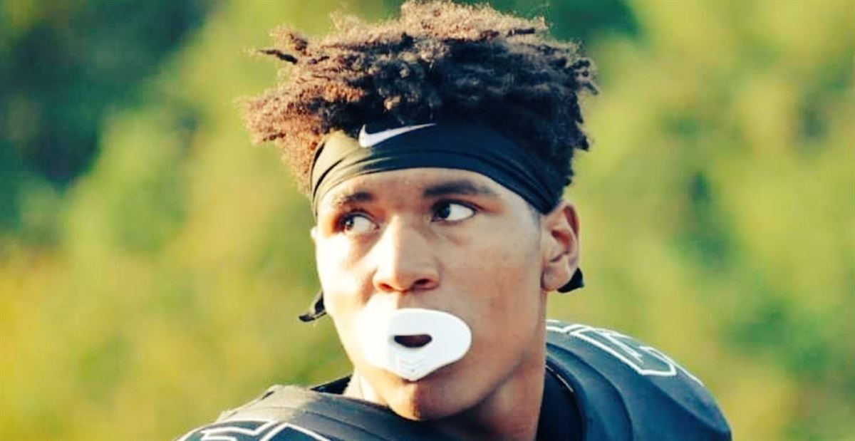 Washington 2022 three-star DE Takari Hickle talks first offer