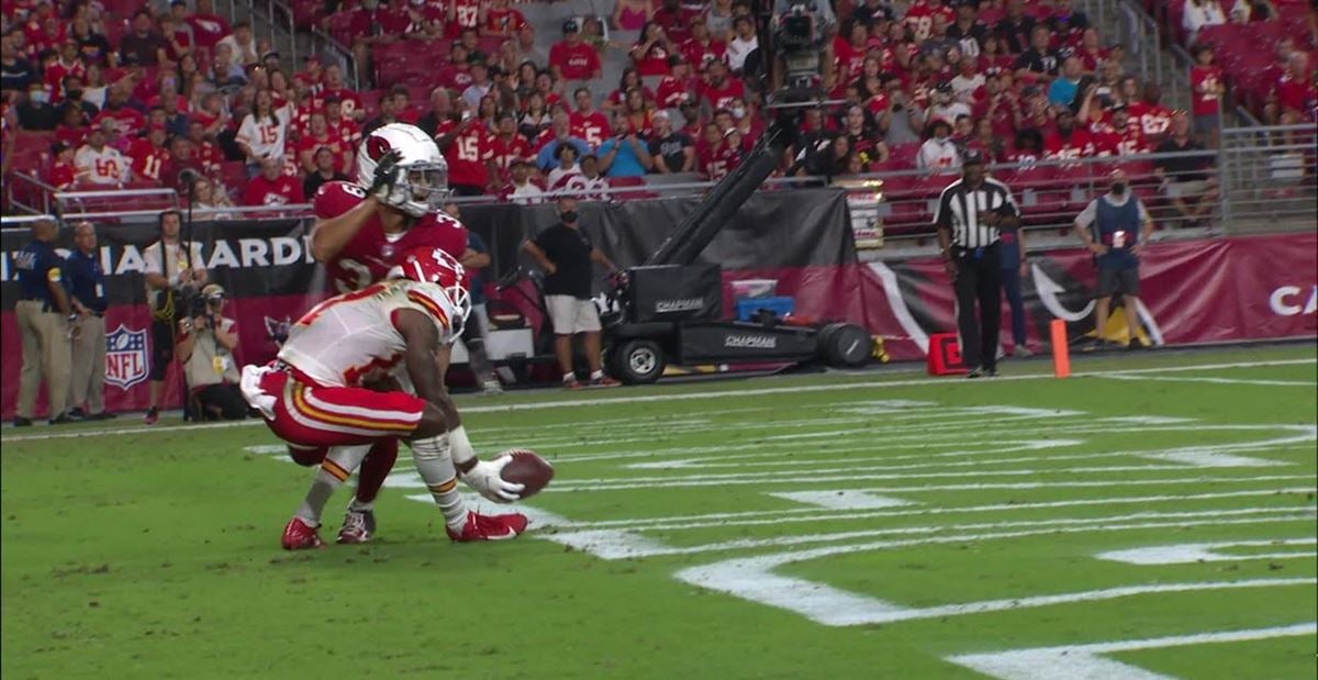 WATCH: Chiefs' Mecole Hardman makes incredible TD catch