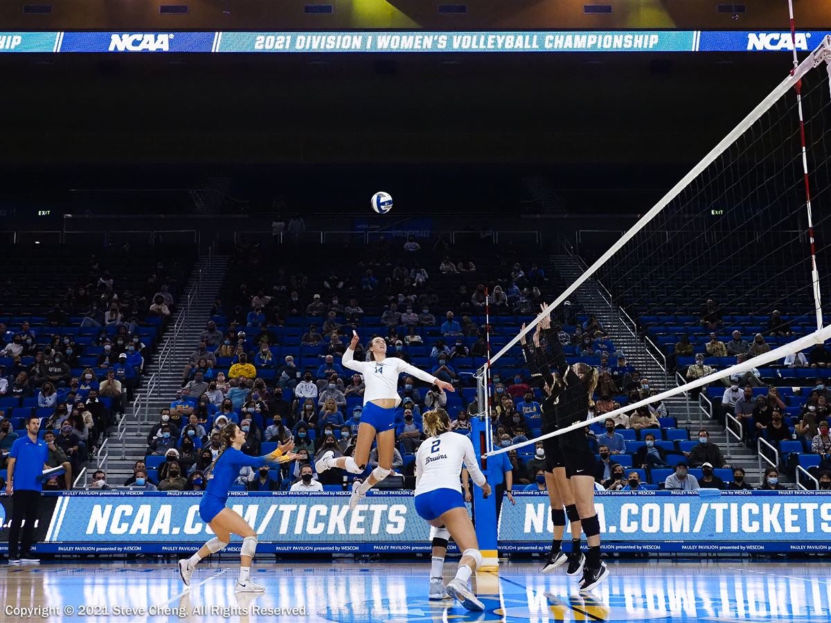 Photos: Women's Volleyball advances to Sweet 16
