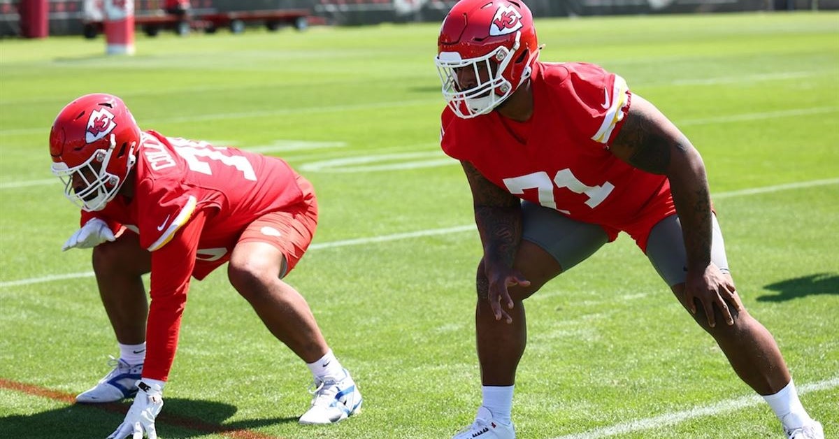 Former Ohio State OL Josh Simmons signs rookie contract with the Kansas ...