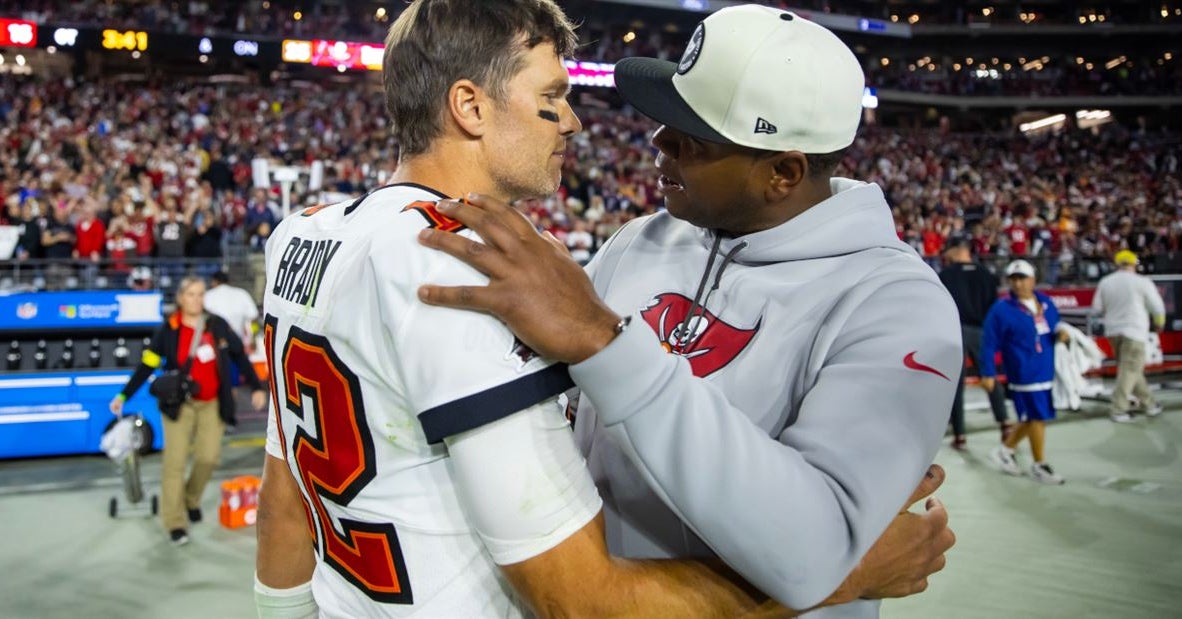 Byron Leftwich introduced in front of Colorado's team as a quarterback ...