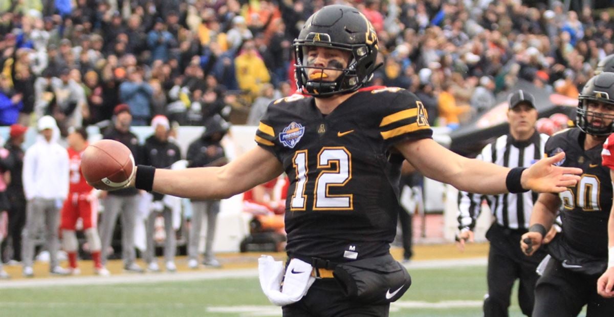 VIDEO: ITU Interview with Zac Thomas on playing QB for coach Frank Ponce