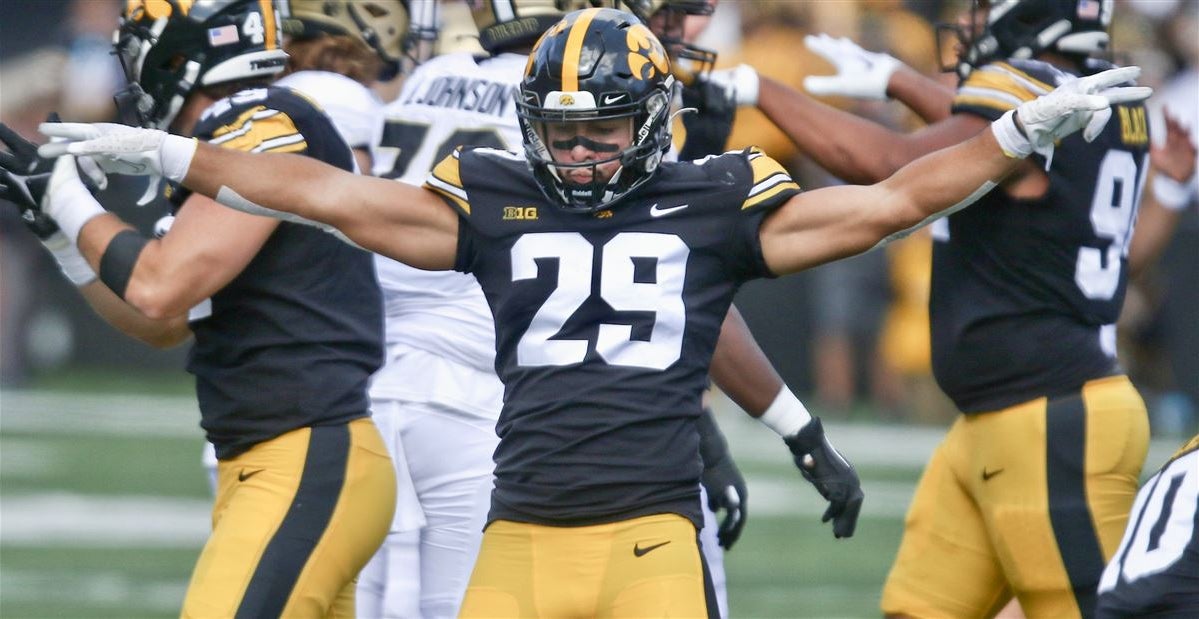 College football rankings: Top 20 defensive players for 2024 season