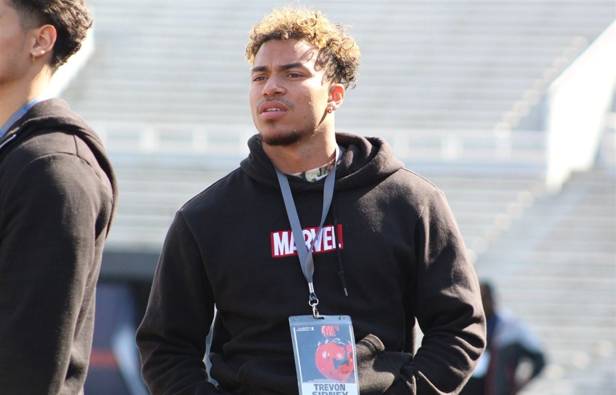USC grad transfer WR Trevon Sidney commits to Illini USC grad transfer WR Trevon Sidney commits to Illini