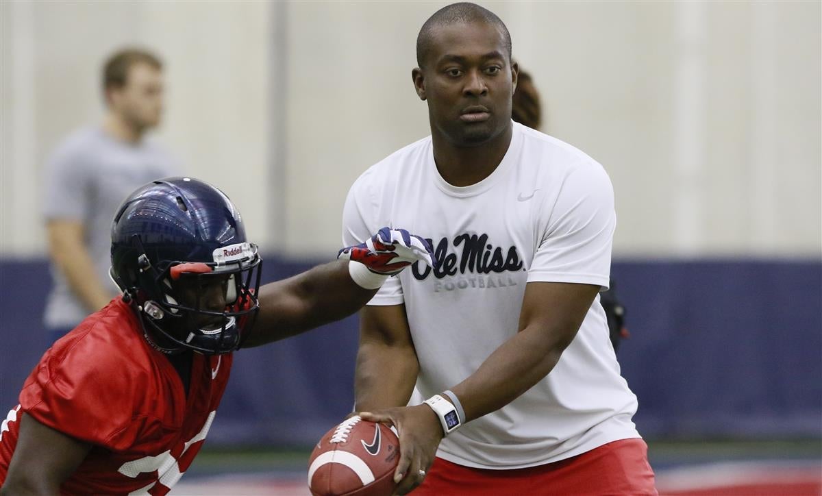 Source | Ole Miss assistant head coach Derrick Nix still 'odds-n ...