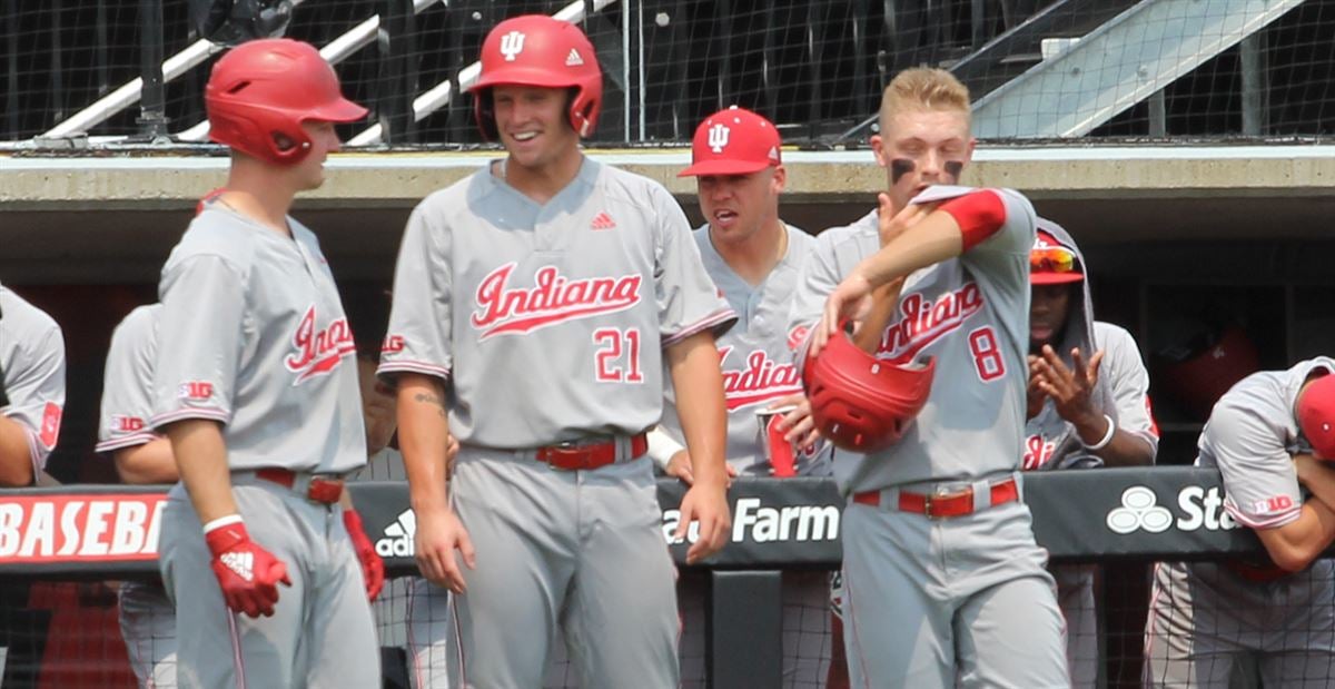 Indiana stays alive with 9-5 win over Illinois-Chicago