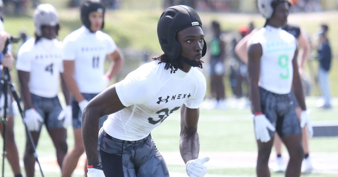 Hurricanes continue to prioritize WR commit Waden Charles