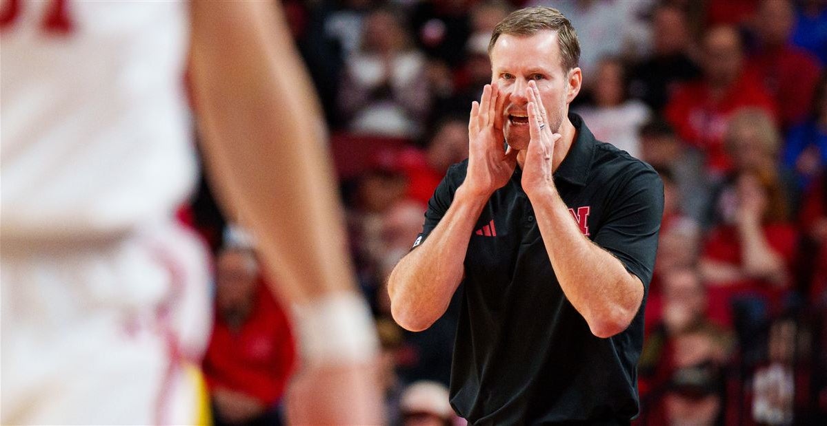 Hoiberg offers thoughts on incident after Iowa fan jumped into the ...