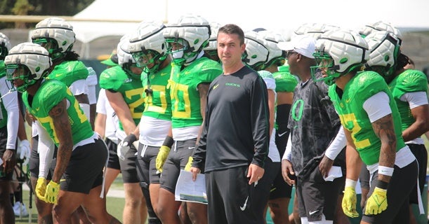 Oregon Ducks LB coach Brian Michalowski excited about the growth ...