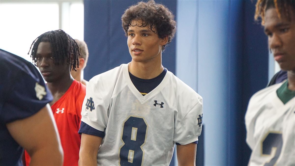 Badgers offer 2025 safety Ethan Long