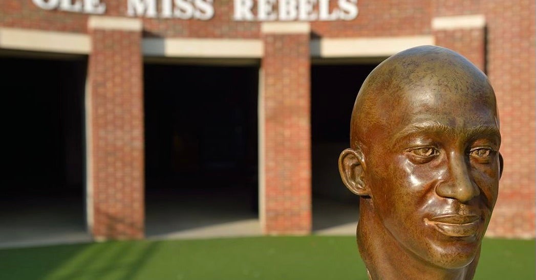 Column | Why Ole Miss’ upcoming Chucky Mullins Award winner is an easy ...