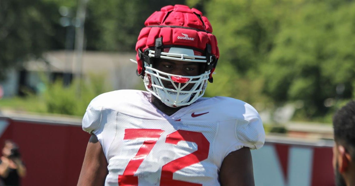 Freshmen linemen making most of opportunities in Arkansas fall camp