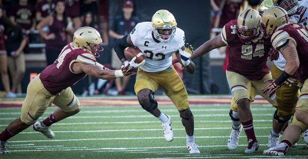 WATCH: Josh Adams races 73 yards for the early Notre Dame score