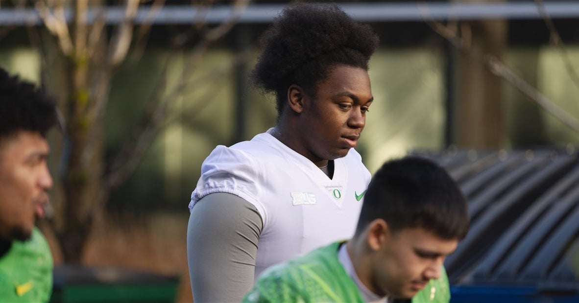 Redshirt Review: Oregon offensive lineman Demetri Manning