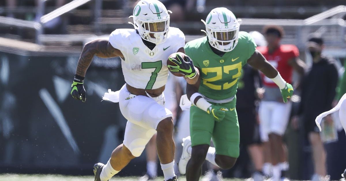 Oregon's running backs turning heads even with short numbers