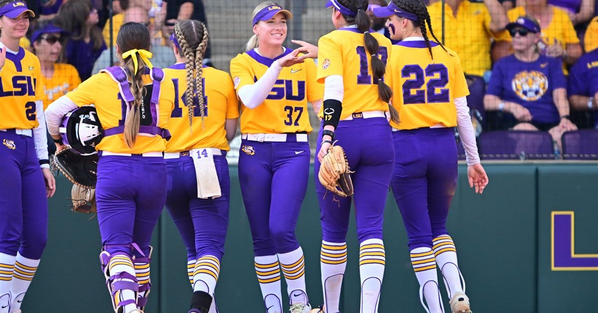 LSU softball advances to Super Regional, after clean sweep in Baton Rouge