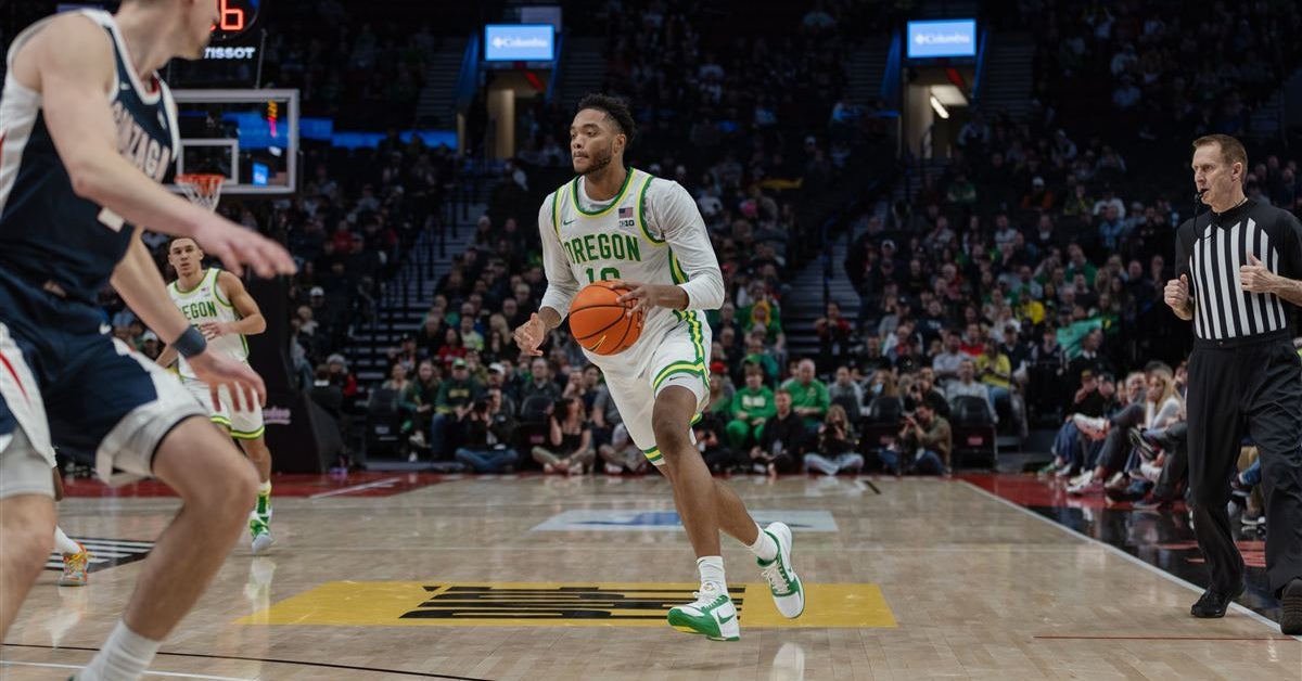 Live Updates: Oregon vs. No. 4 Michigan as Ducks Try to Survive Shorthanded