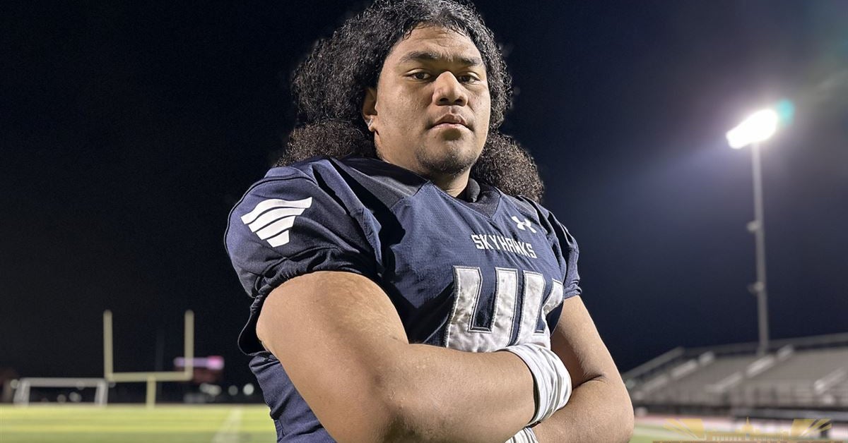 USC offers nation's No. 1 2027 DL, California prospect George Toia