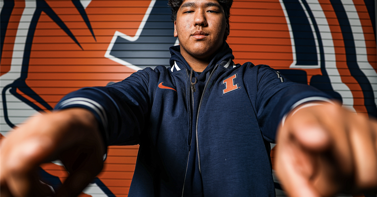 Signing Day Spotlight: Four-star Michigan OL Andrew Dennis signs with Illini