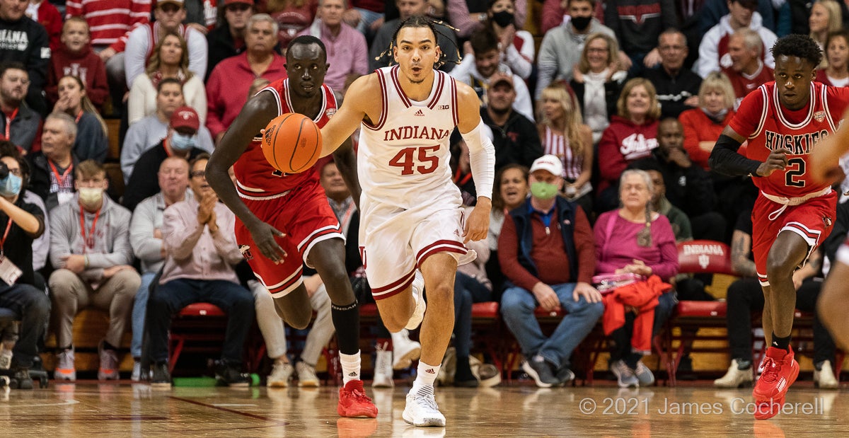 IU basketball: Kenya Hunter opens up about relationship with Parker Stewart