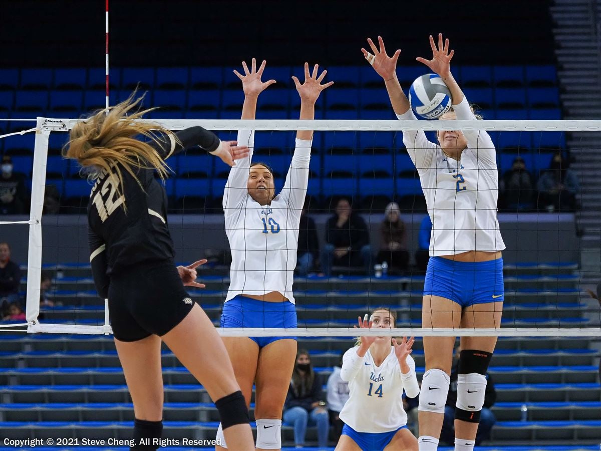 Photos: Women's Volleyball advances to Sweet 16