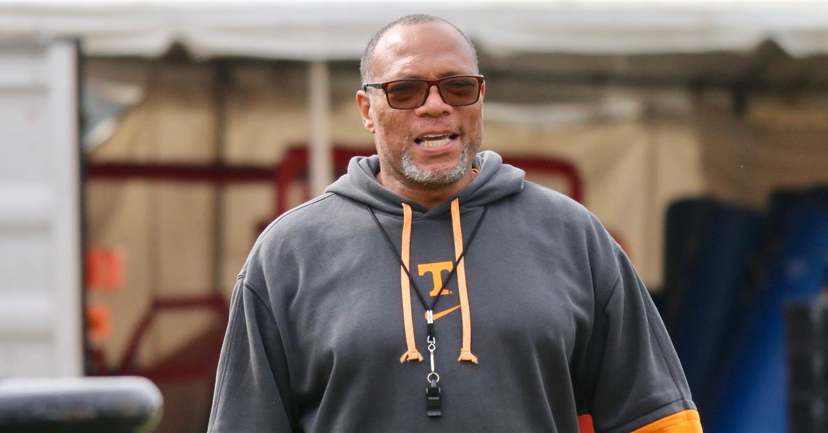 William Inge discusses Tennessee's linebackers going into Florida game