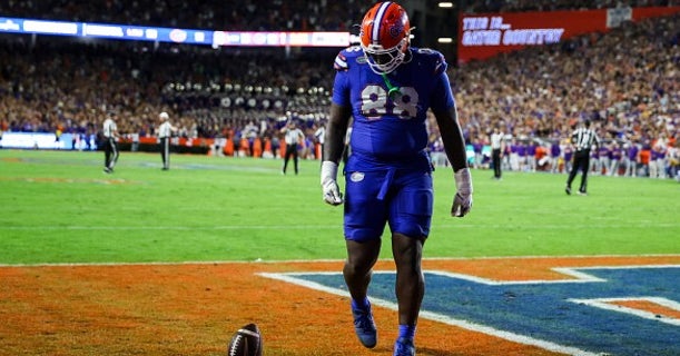 Sources: Florida DT Caleb Banks cleared from injury, attempting to return