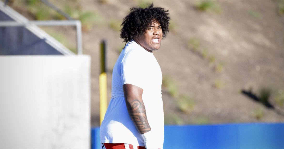 Elite defensive lineman Tomuhini Topui decommits from Oregon