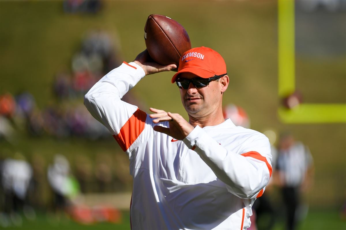Jeff Scott transitioning from Clemson to USF amid coronavirus