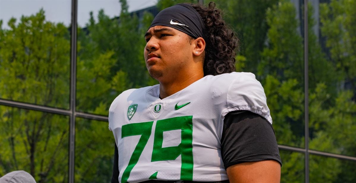 Redshirt Review: Oregon offensive lineman Lipe Moala