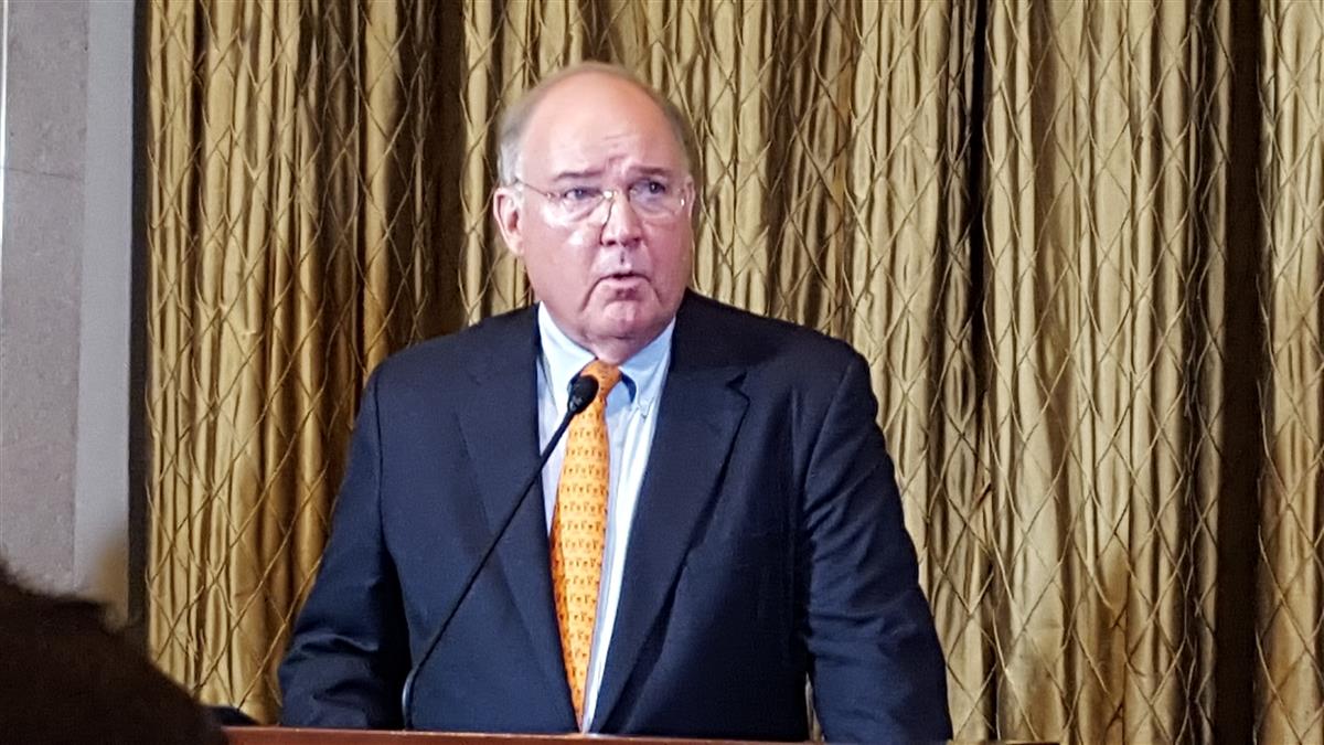 Source: Texas likely to name Mike Perrin full-time AD