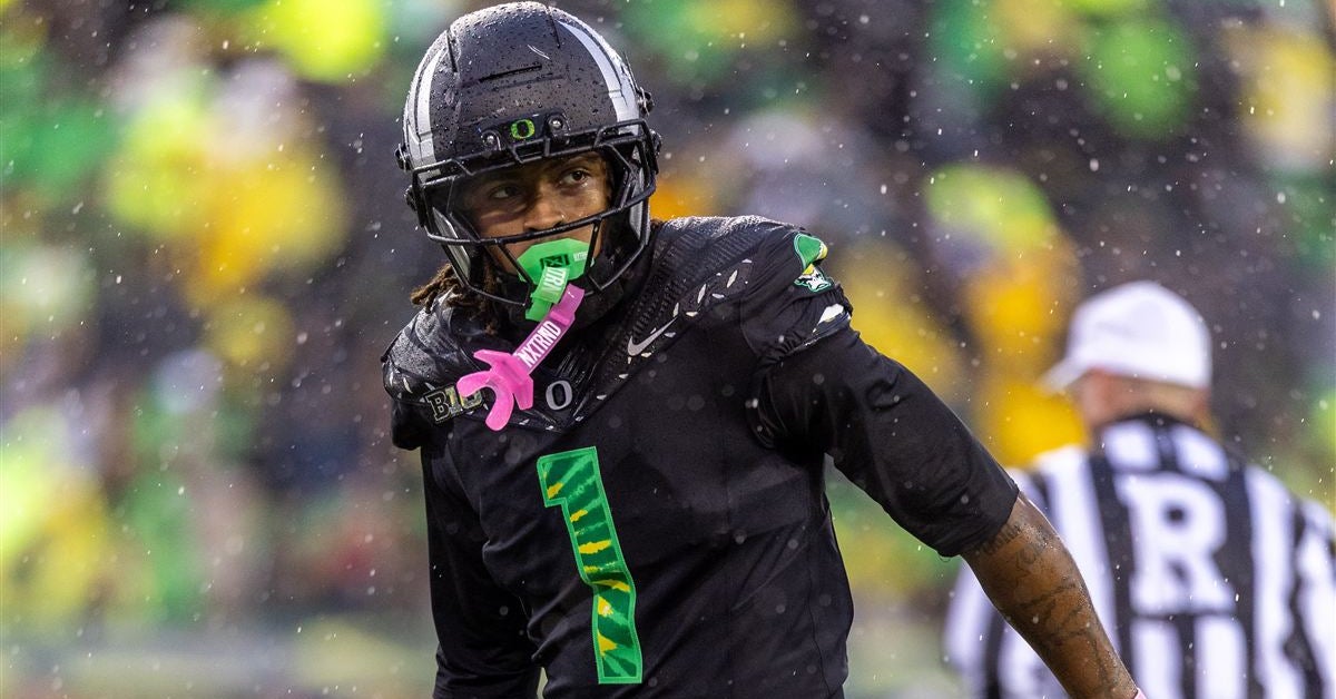 Oregon WR Dakorien Moore remains out, Iapani Laloulu questionable for ...