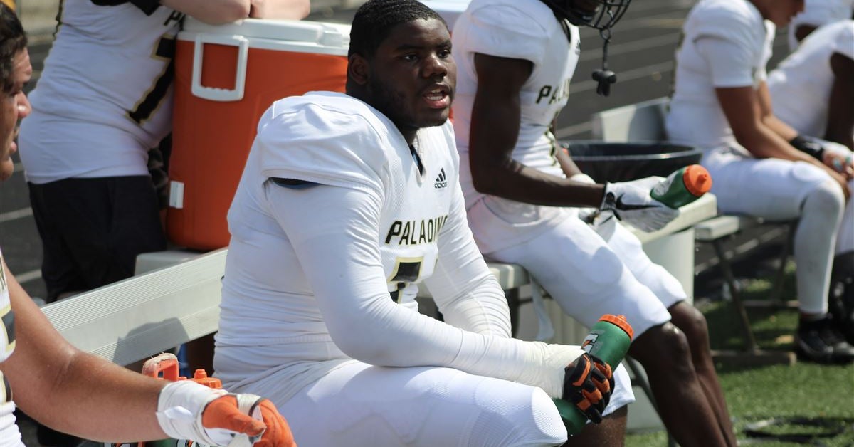 New Jersey's No. 1 OL Malachi Goodman prepped for Georgia official ...