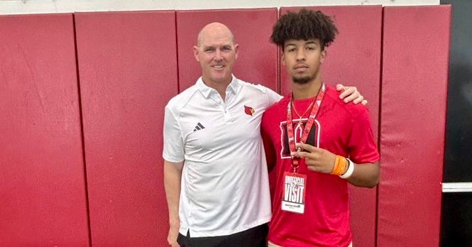 Louisville lands commitment of '26 edge Jon Adams