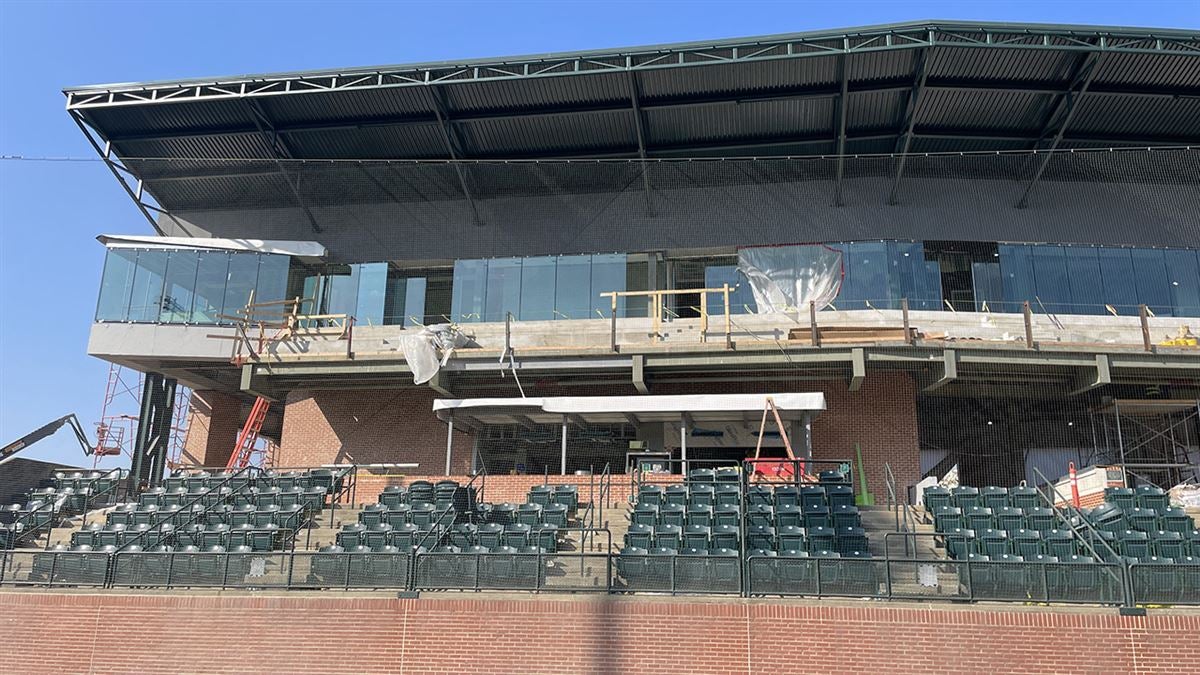 Auburn baseball opens renovated locker room