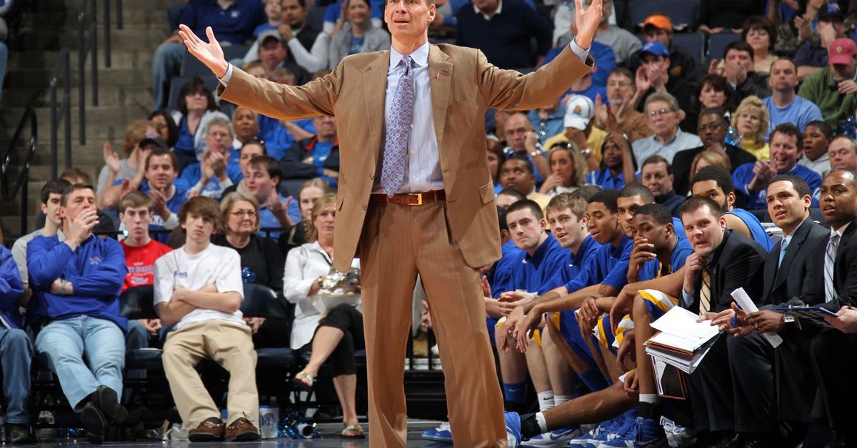 ECU hires Doug Wojcik as assistant hoops coach