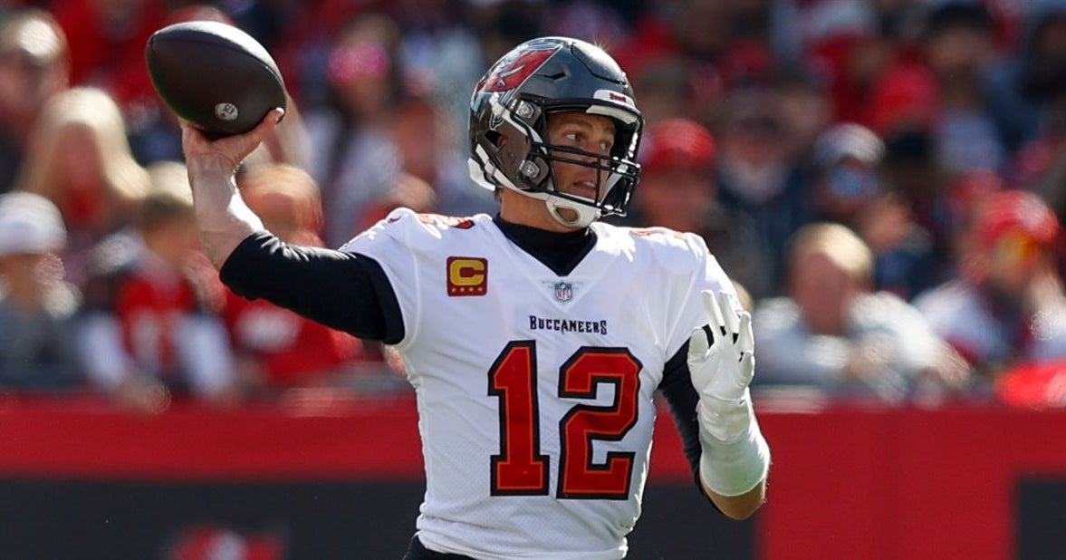 Tom Brady final touchdown football sells for more than $500,000, per report