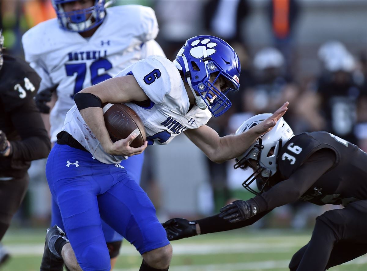 PHOTO GALLERY: Emerald Ridge Defeats Bothell, Advances To State
