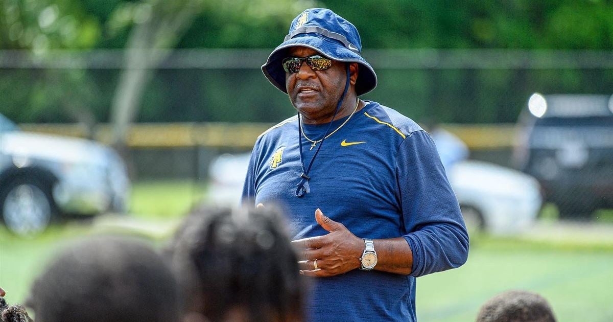 N.C. A&T's head football coach Sam Washington benefits from his NFL ...