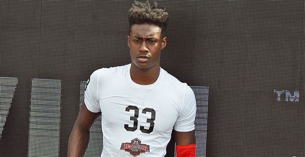4-Star WR Tommy Bush Honored with UA Game Jersey Presentation