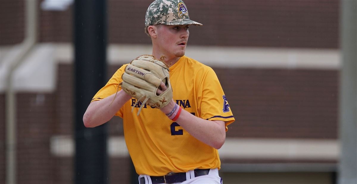 Trey Benton out for rest of junior season with arm injury