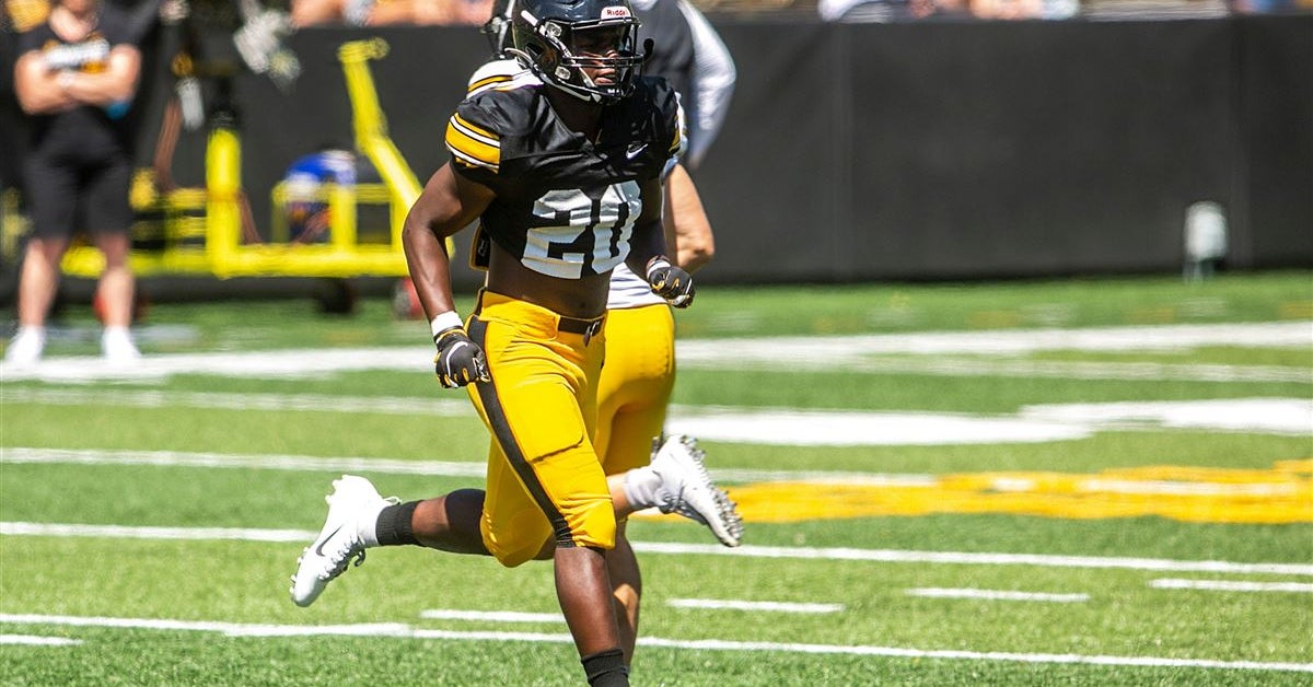 Iowa Football: DB Deavin Hilson departs to 'focus on academics'
